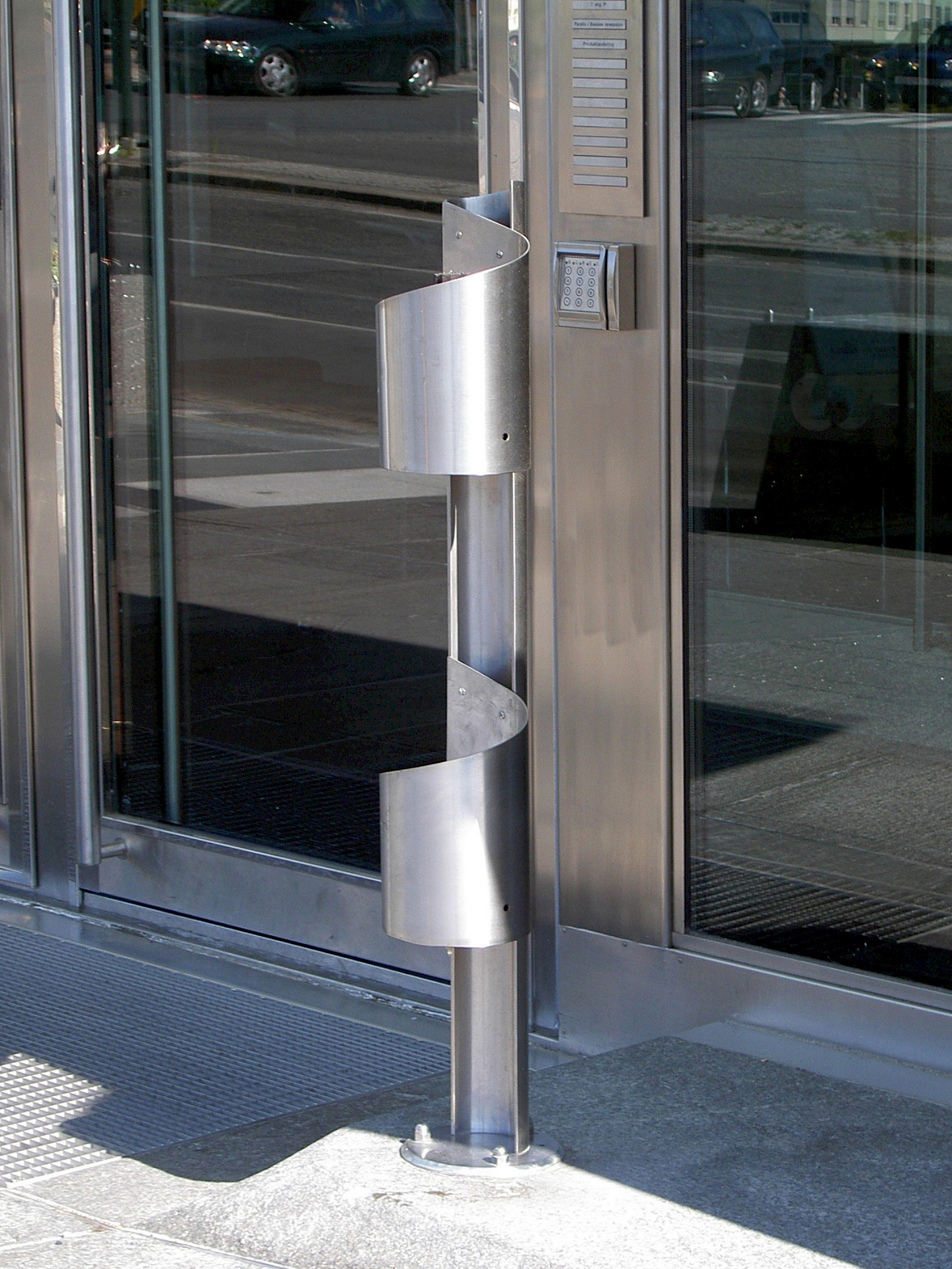 Slingan Ashtray | Nola®